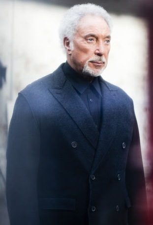 A reinvented Tom Jones performs blues and gospel classics plus hits at ...