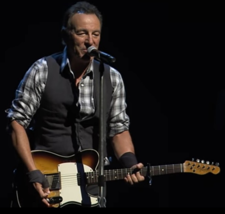 Springsteen 'sends a letter back home' from Australia