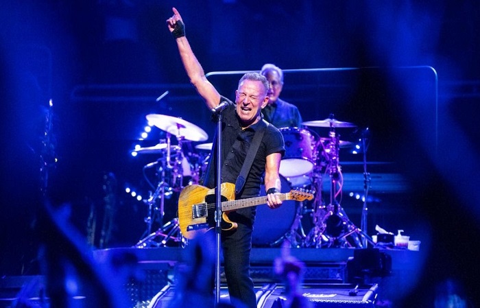 Springsteen in Detroit: 'Darkness on the Edge of Town' makes tour debut ...